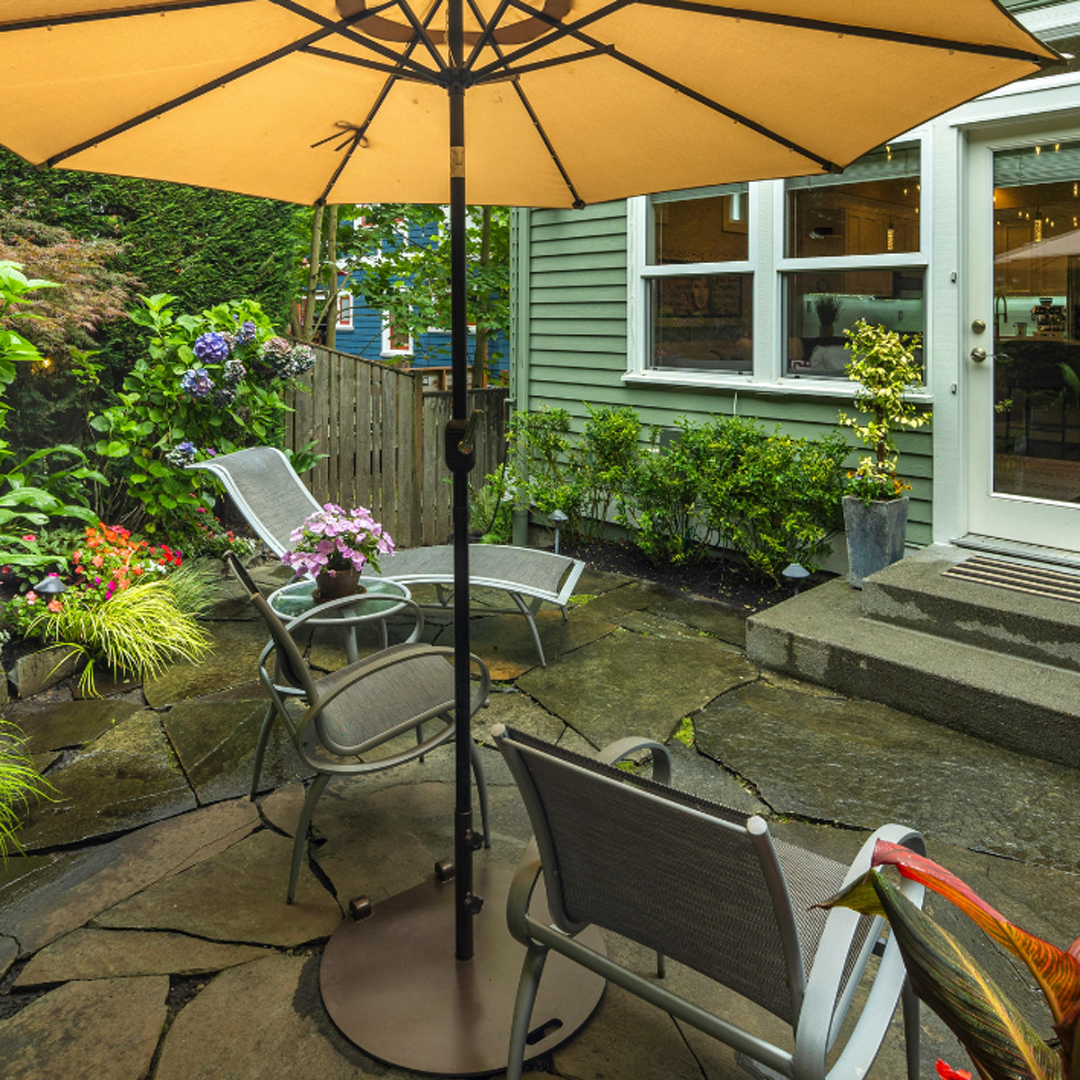 How to Create an Outdoor Entertaining Space - Robert Oulsnam